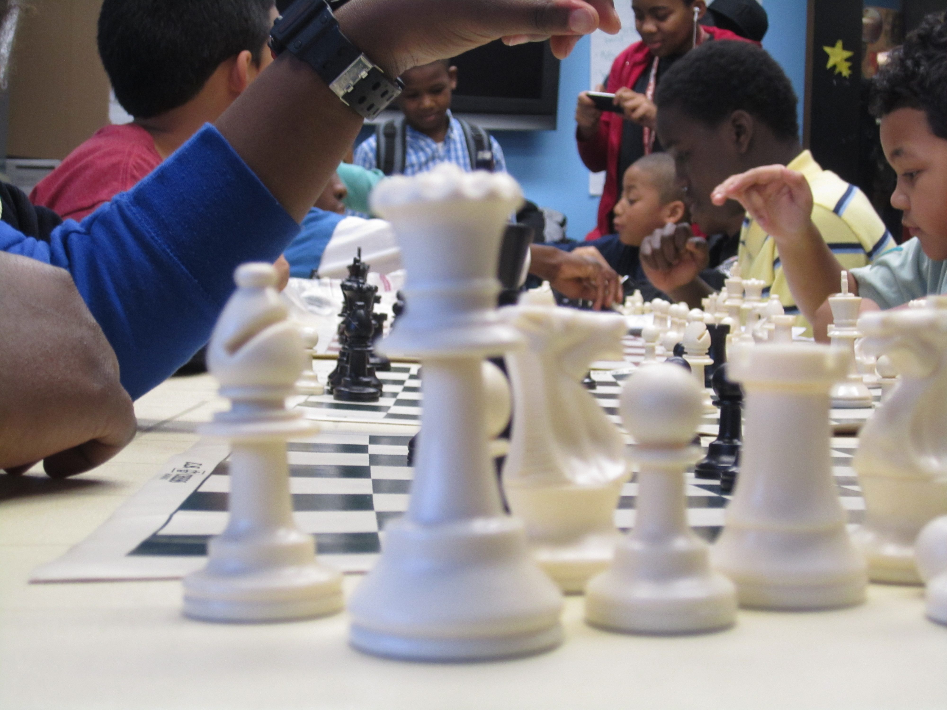 Walnut Hill: Chess Club Shows Youth the Right Moves - Philadelphia ...