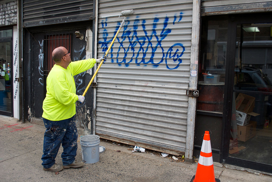Arts & Entertainment: The Art of Removing Graffiti - Philadelphia ...