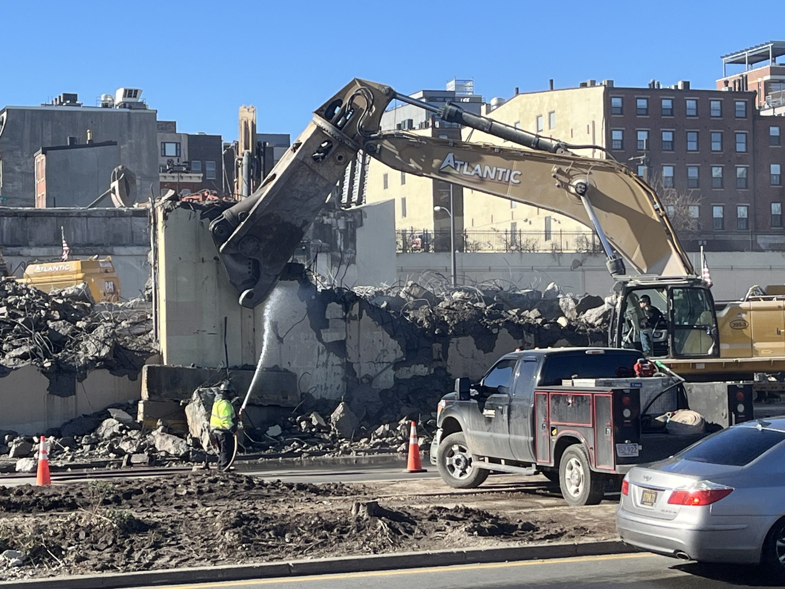 Penn’s Landing: Construction Underway for New Pedestrian Park above ...
